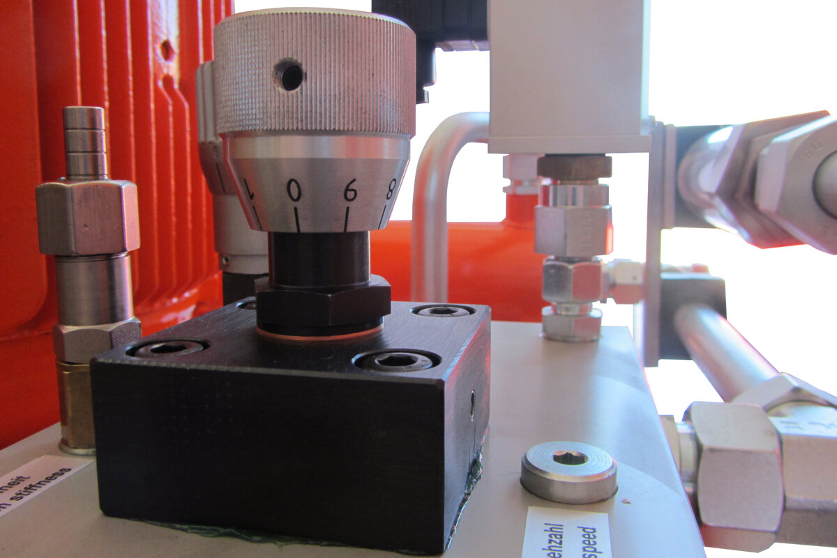 Pump units for centrifuges – powerful drive solutions - Viscotherm AG